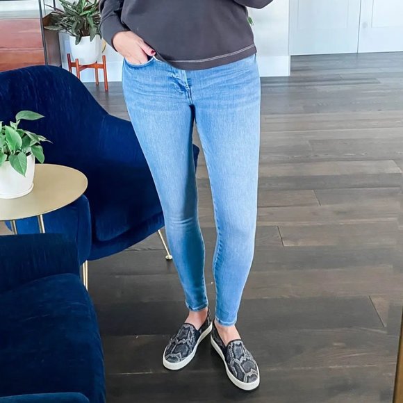 Frame Denim | Jeans | Nwt Frame Le One Mid Rise Skinny Jeans Size 2 ...